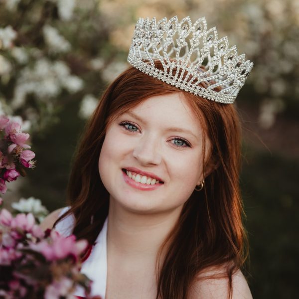 Michigan Apple Queen - Michigan Apples
