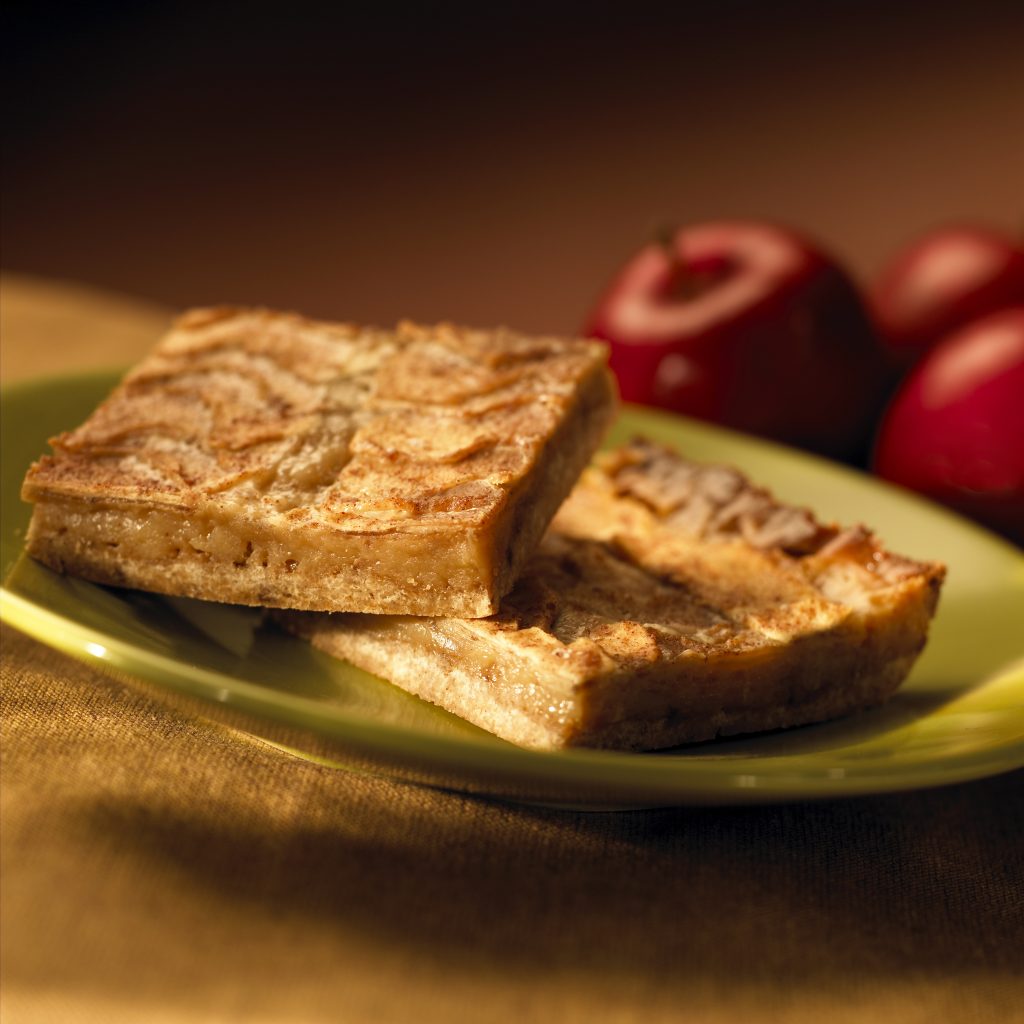 Michigan Apple Crumble Bars - Michigan Apples