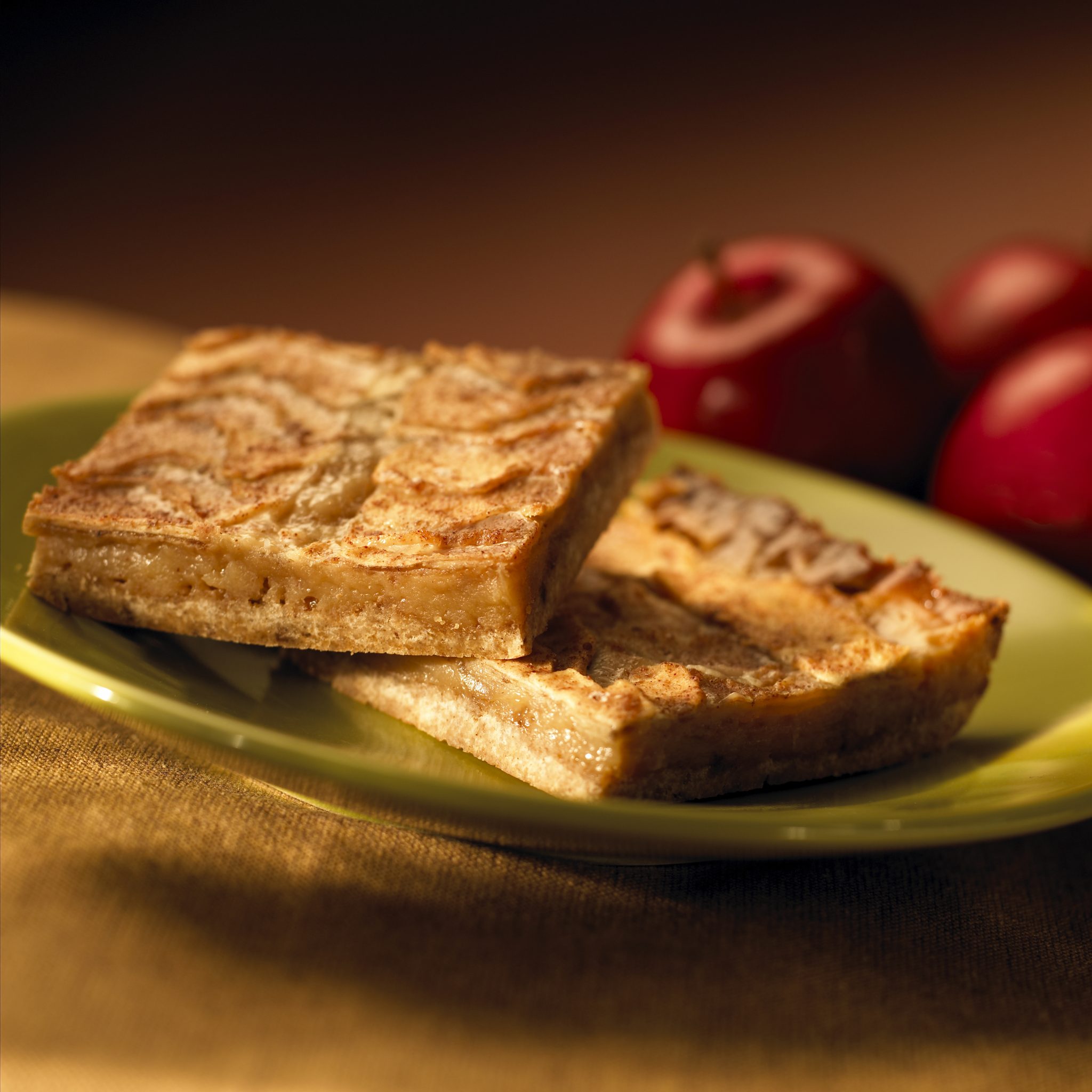 Michigan Apple Crumble Bars - Michigan Apples